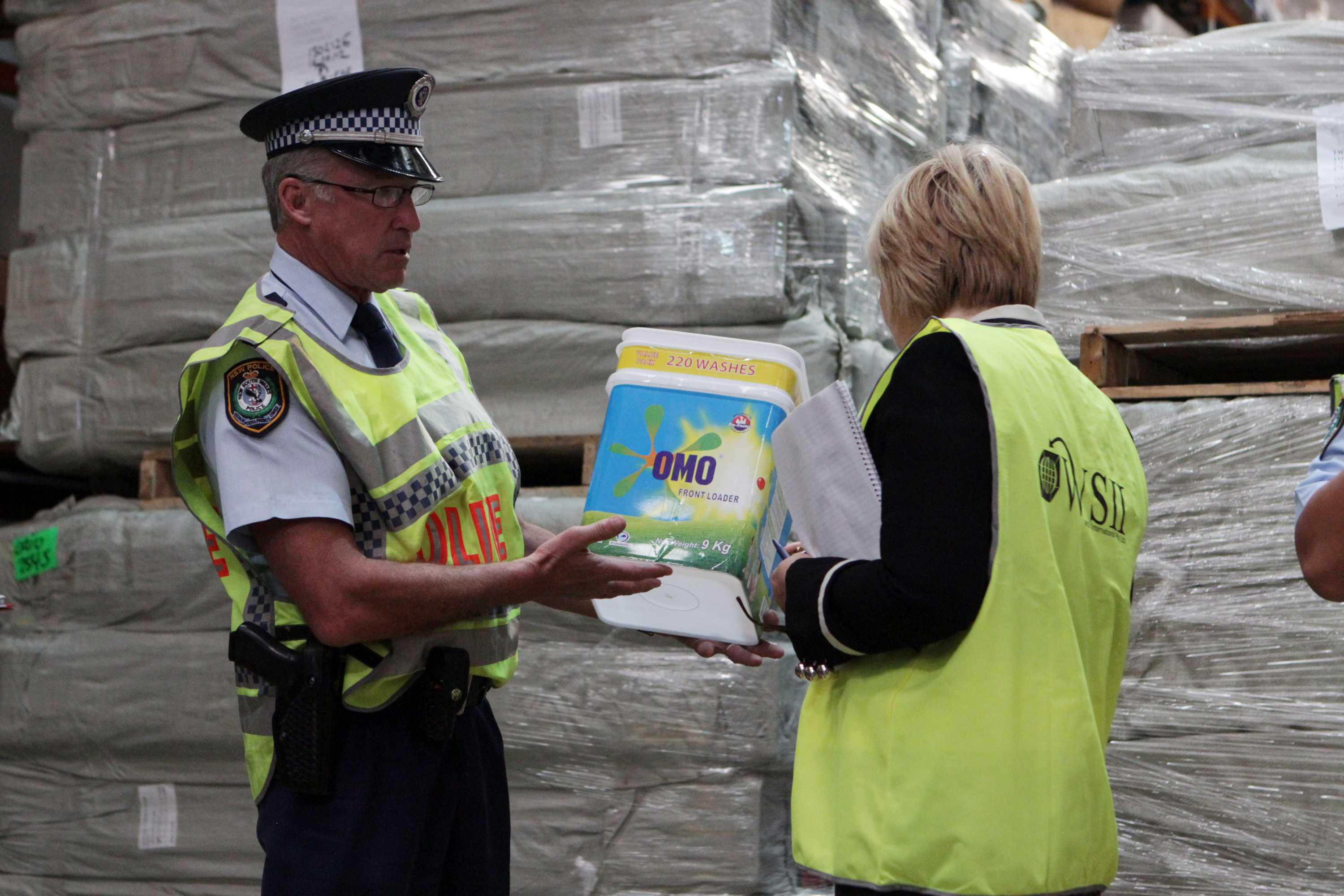 Police clean up fake washing powder load - ABC News