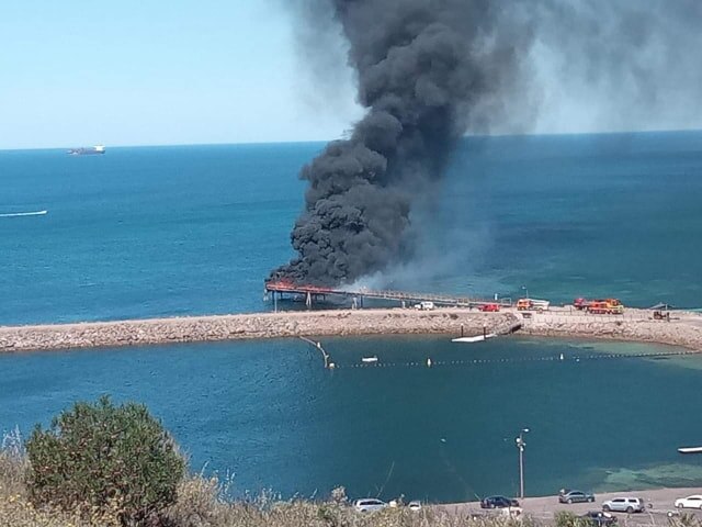 Worker forced to jump into the ocean from Whyalla jetty after it ...