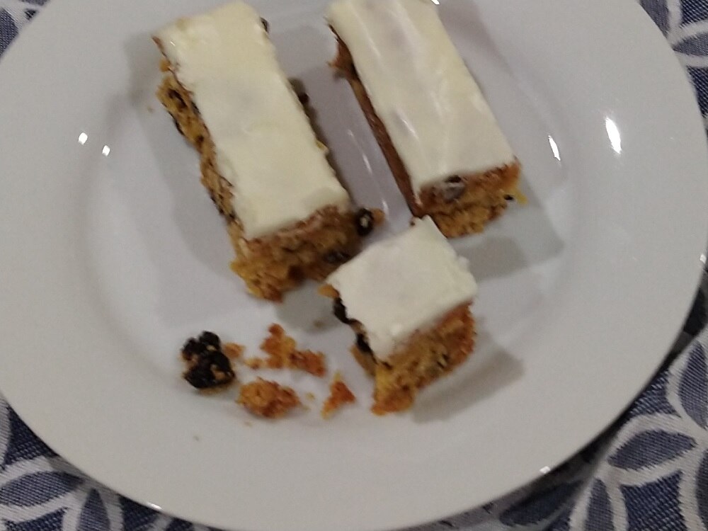 Currant and Ginger Slice with Lemon Icing - ABC News