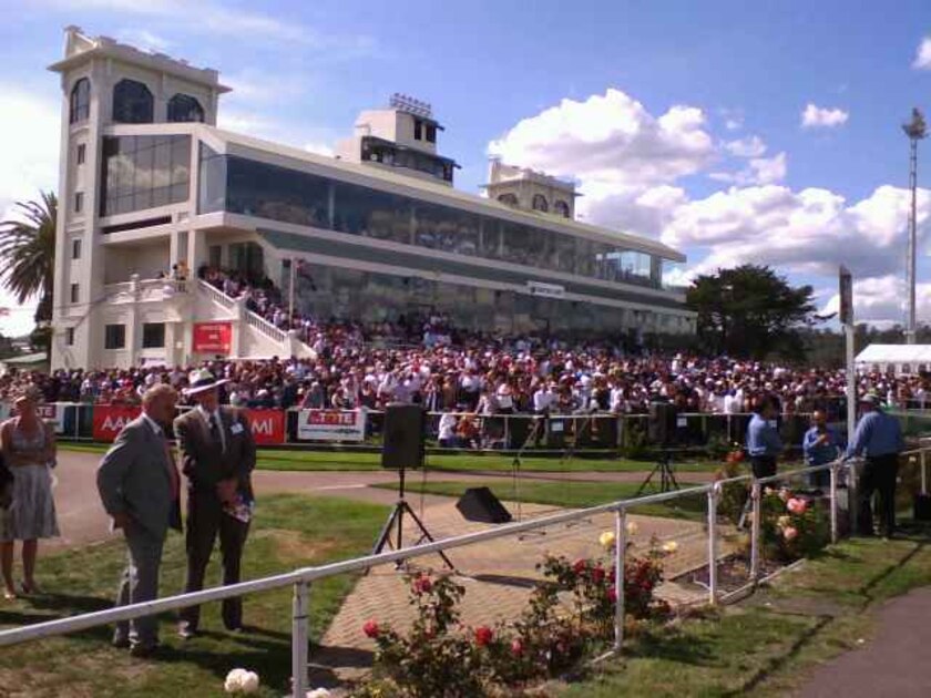 Launceston track ready for today's cup - ABC News