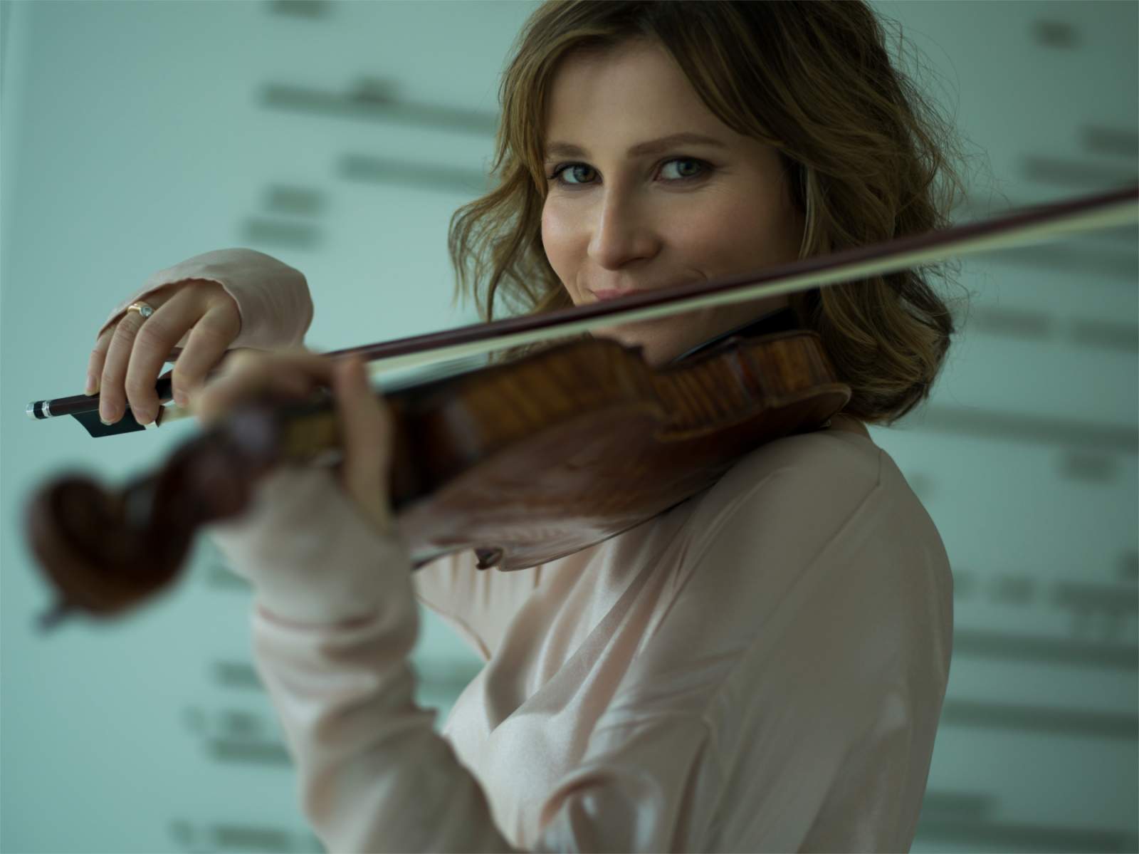 Meet Georgian violin virtuoso Lisa Batiashvili - ABC listen