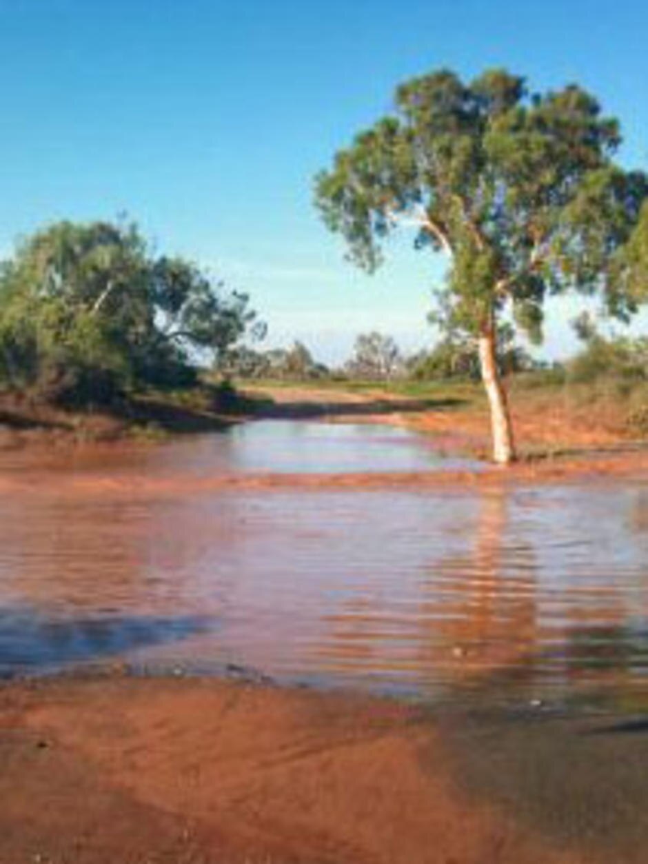 Carnarvon residents prepare for more flooding - ABC News