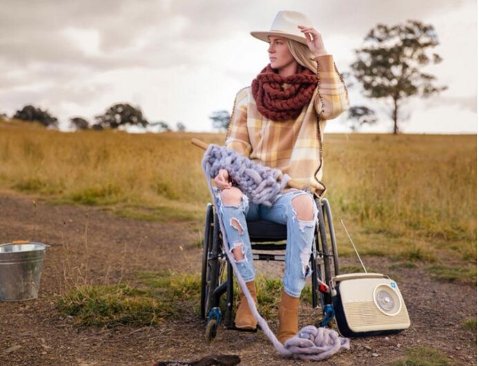 Canberra's one handed knitting extraordinaire: Sam Longmore - ABC listen
