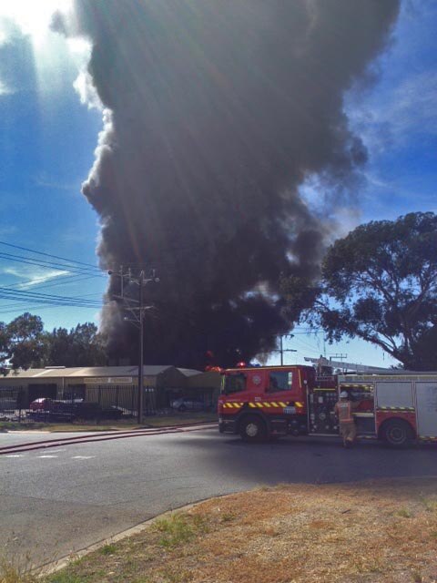Fire blankets Adelaide in toxic smoke - ABC News