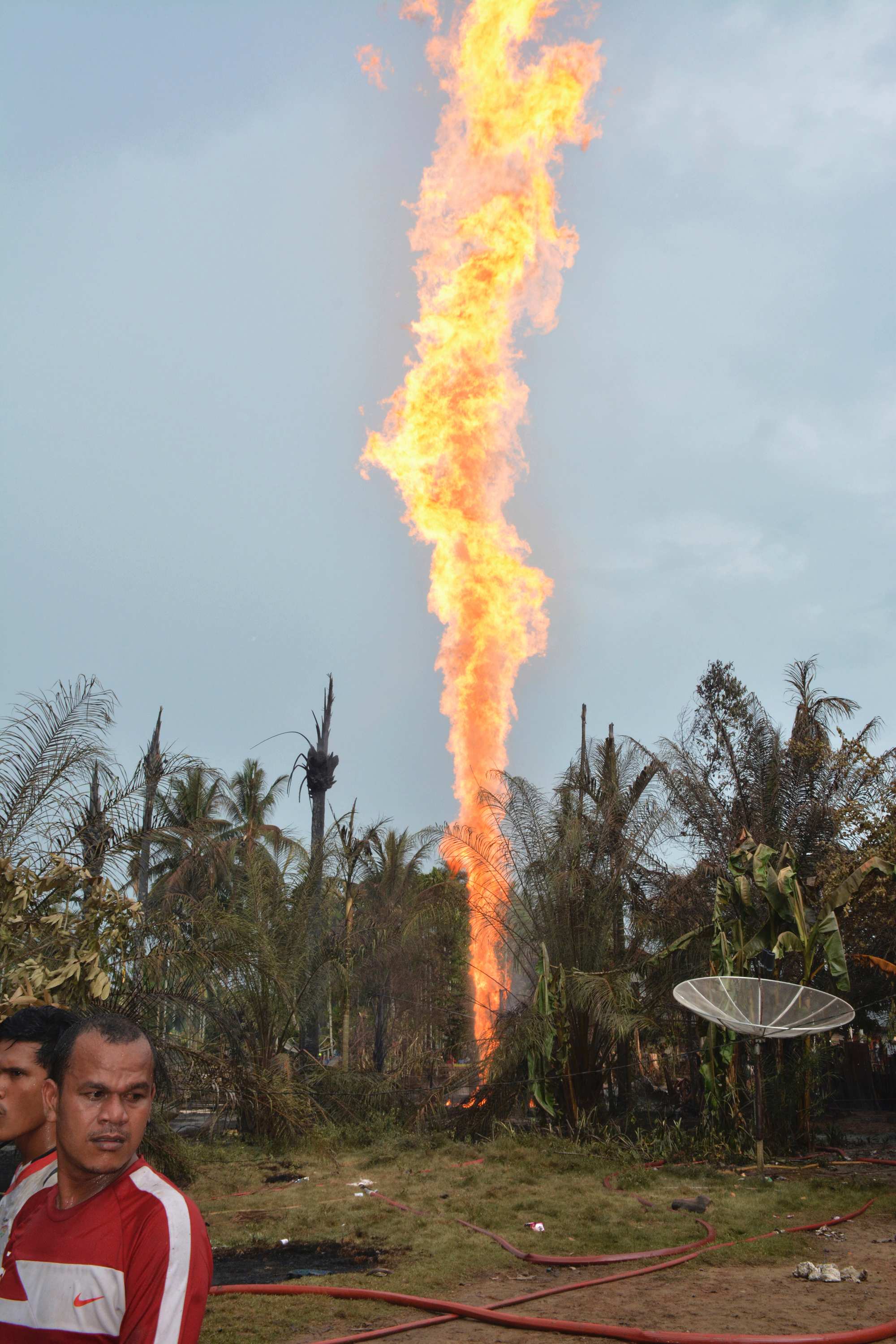 Indonesian oil well fire kills 18, injures dozens - ABC News