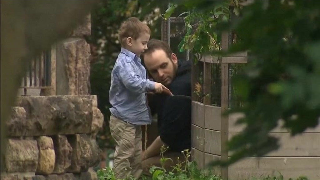 Former hostage Joshua Boyle plays with his son in front yard - ABC News