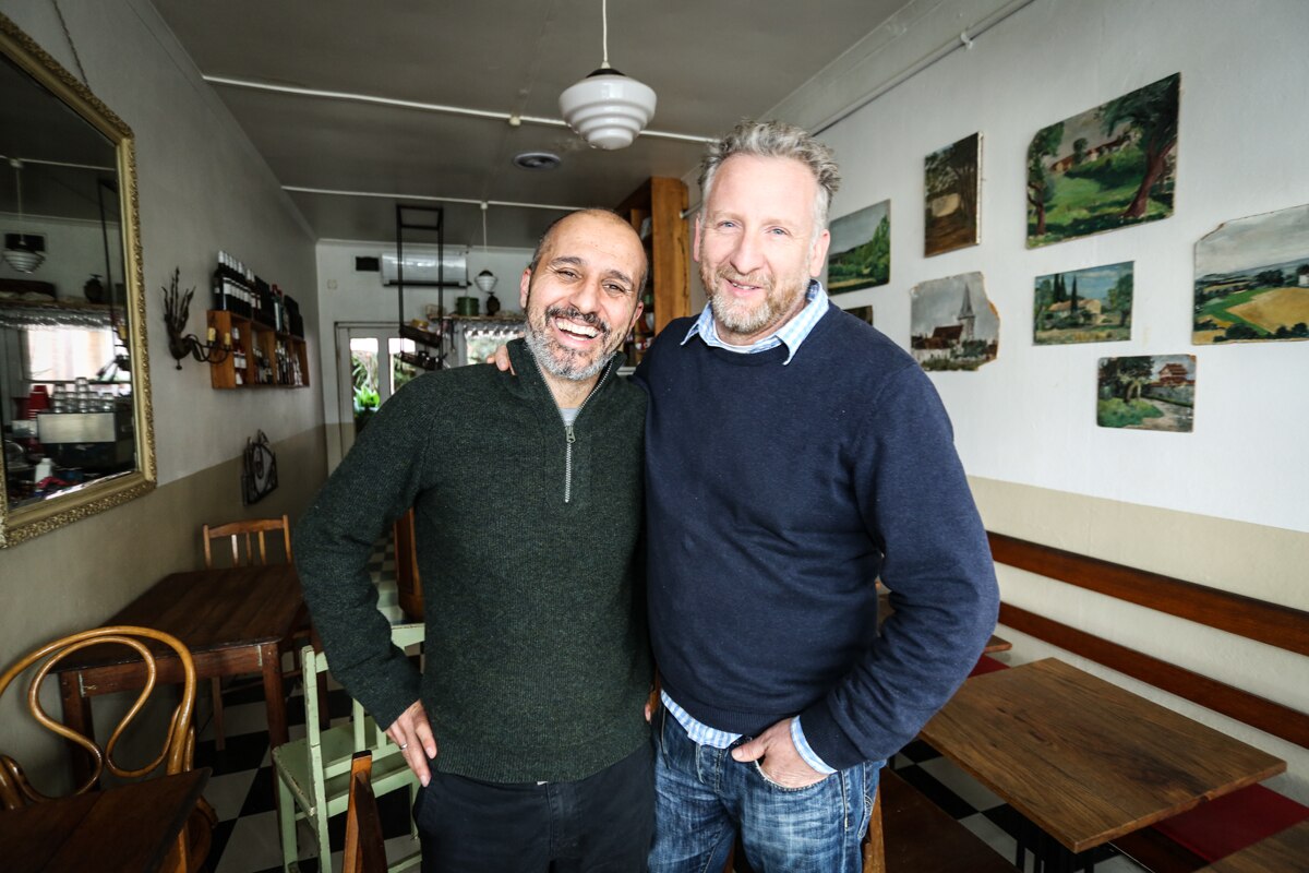 Tiny Castlemaine cafe struggles with restrictions as locals long for ...