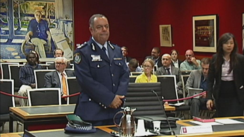 Top cop airs explosive allegations at NSW police bugging inquiry - ABC News