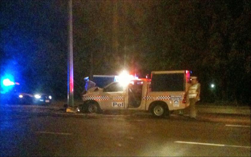 Police car crashes into pole during chase - ABC News