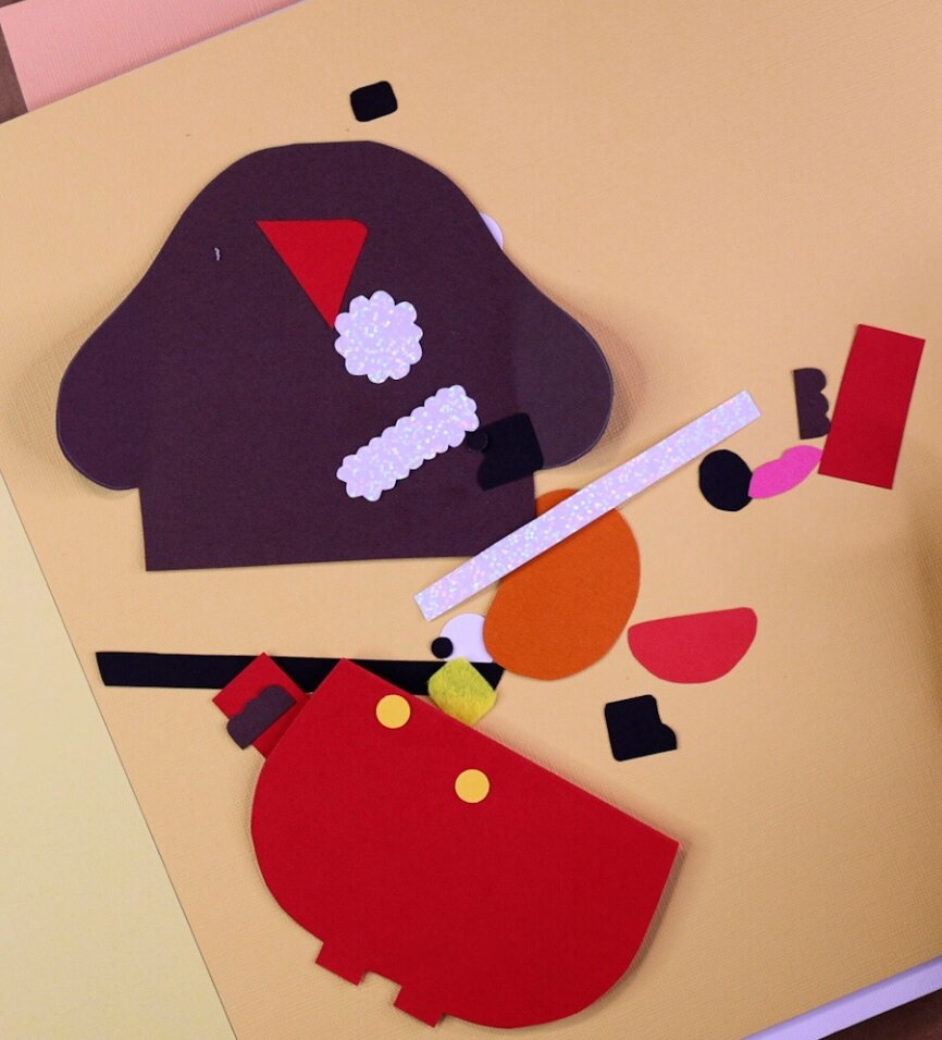 Hey Duggee festive card craft - ABC Kids