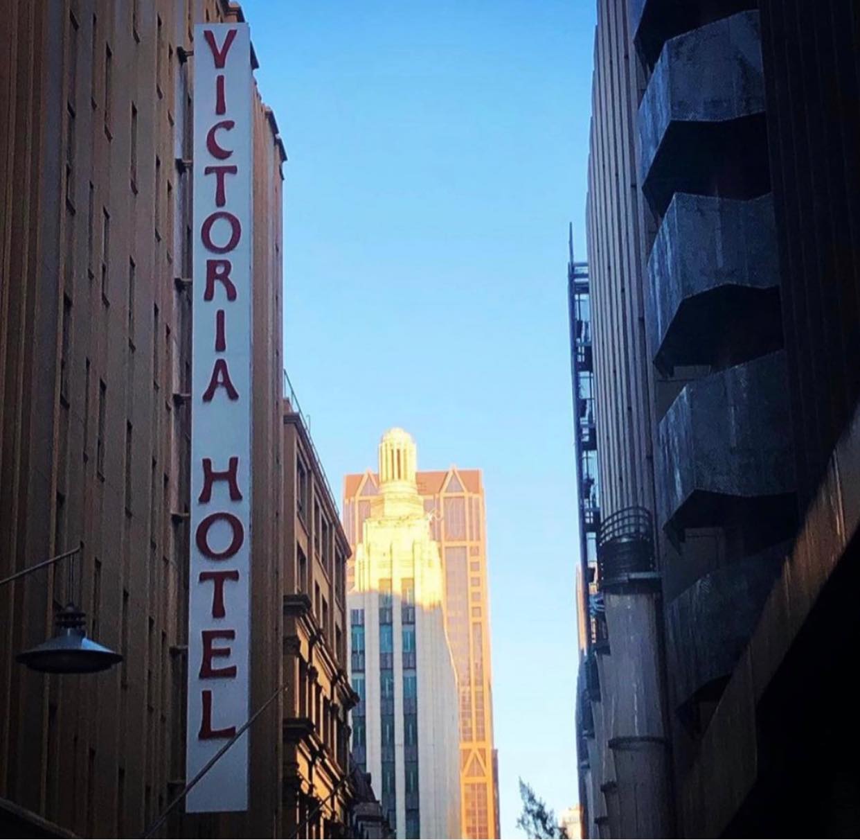 The history of the 'enchanting' Little Collins St Victoria Hotel with ...