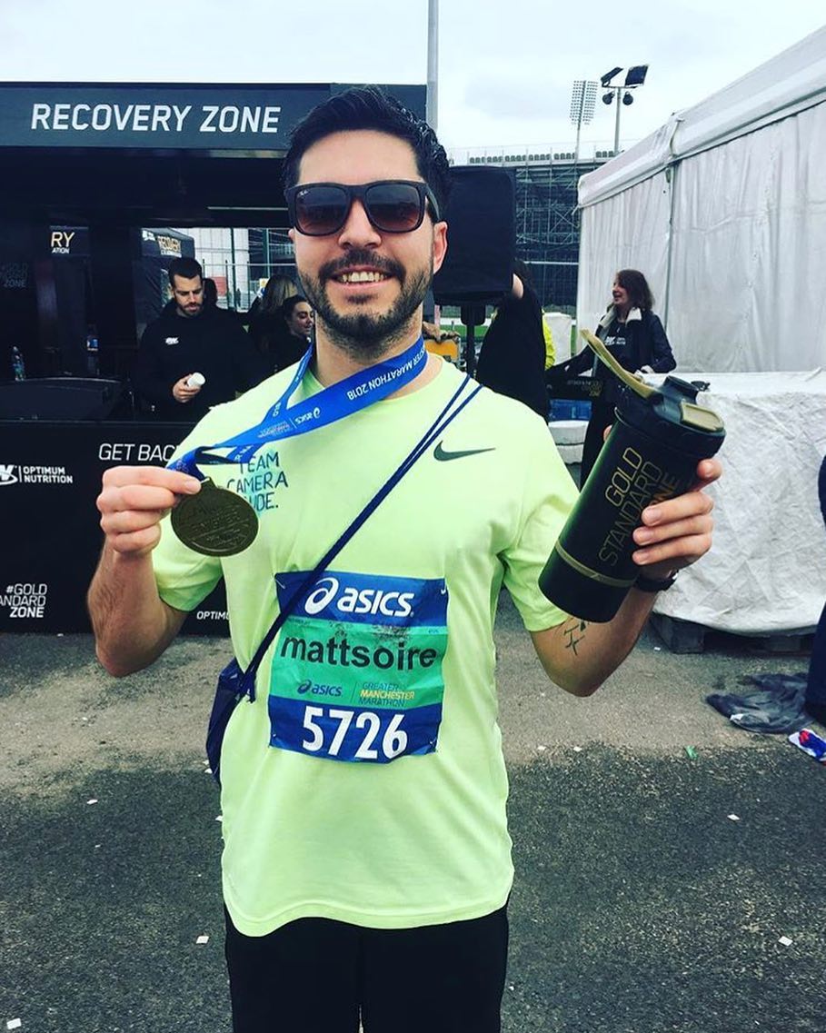 London Marathon runner dies after collapsing during race in record ...