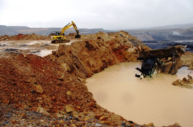 Hunter mine dozers under safety spotlight after near drownings - ABC News