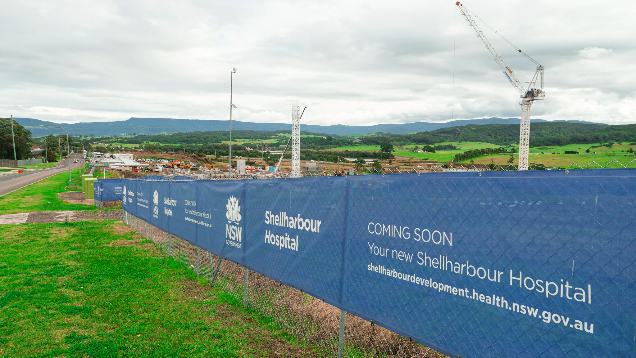 Doctor questions new Shellharbour hospital's helipad snub - ABC News