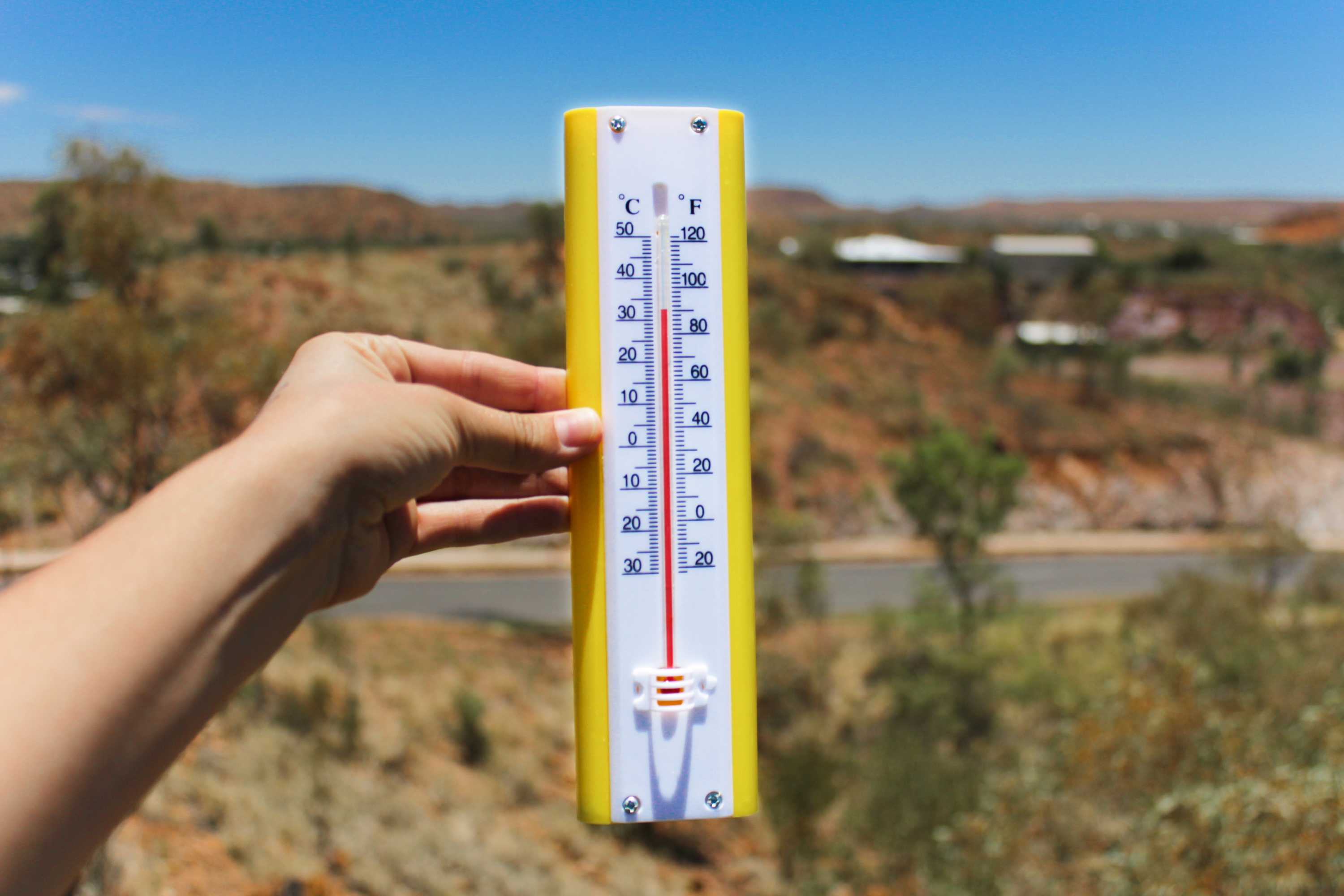 Winter-like weather sweeps across western Queensland - ABC News