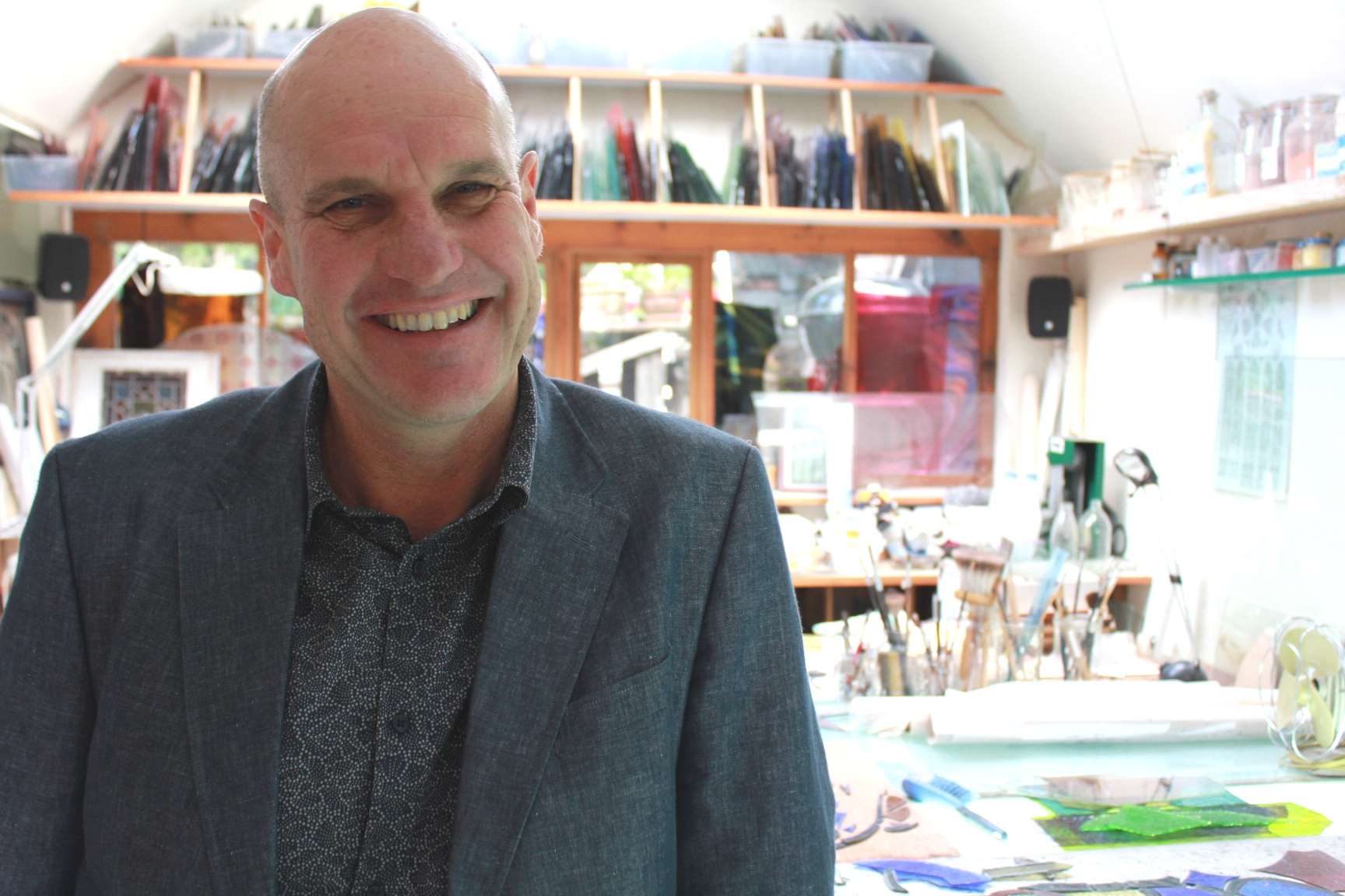 Churchill Fellowship for Hobart stained glass worker - ABC News