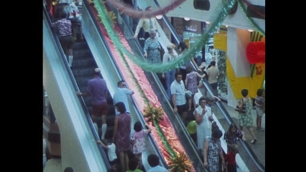 1973 Christmas rush - ABC News