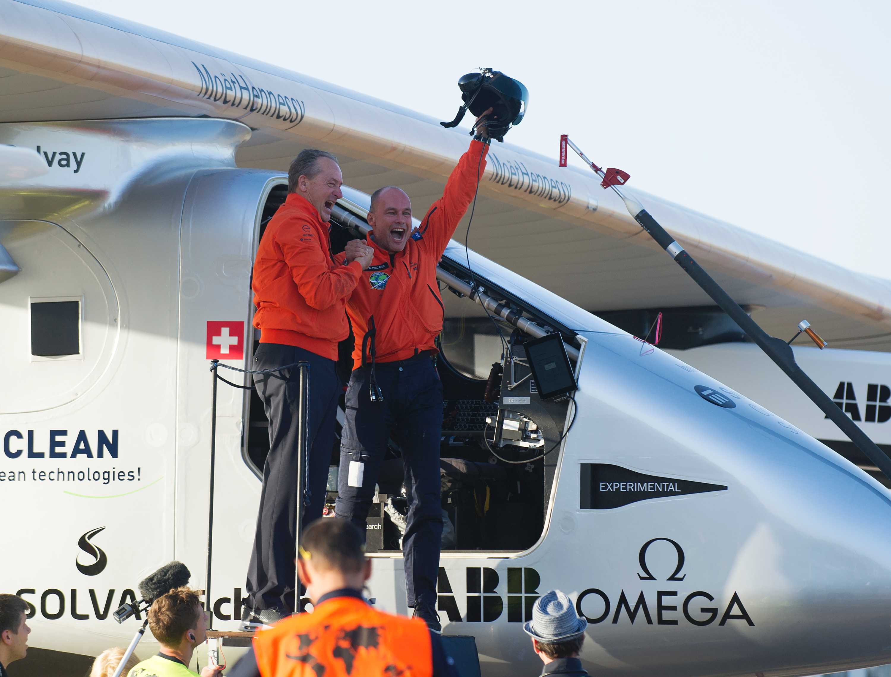 Solar Impulse 2 plane completes first-ever trans-Atlantic flight - ABC News