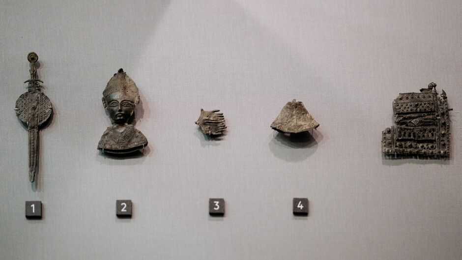 Medieval power - ABC News