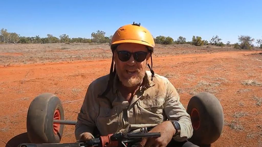 Geoff Wilson completes 600km Simpson Desert journey on wind-powered ...