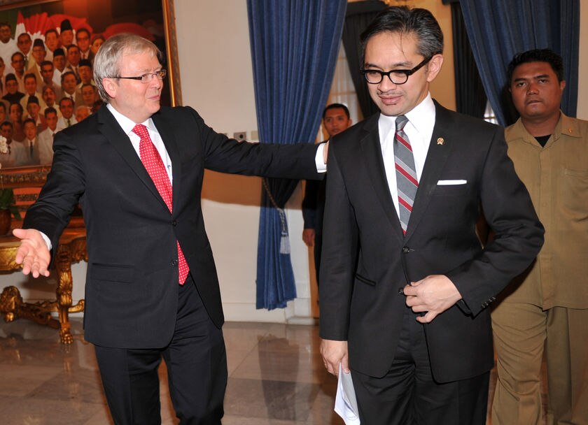 UN says regional processing centre won't do what labor wants - ABC listen