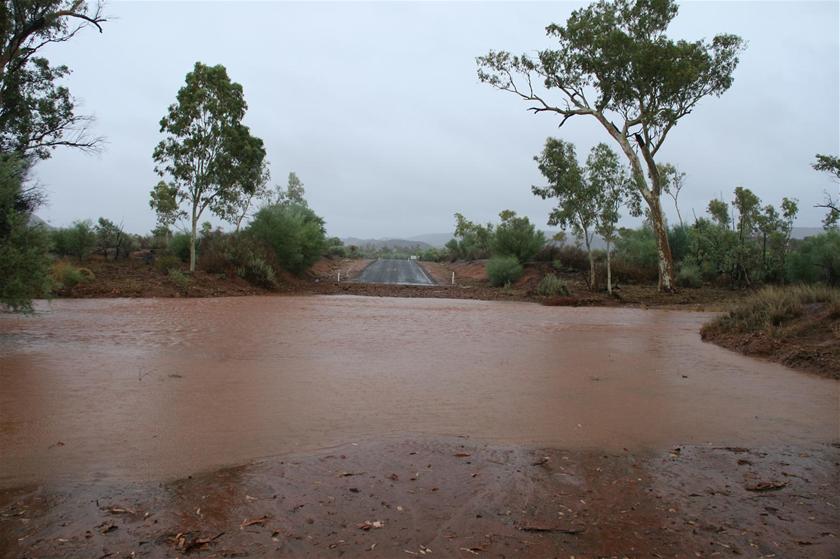 Flood warning for Stuart Highway - ABC News