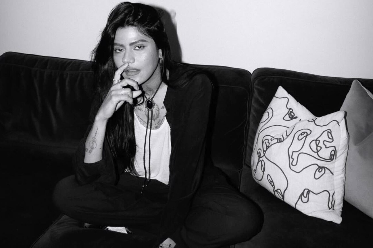 Charlie Collins drops in to chat about her new album "Night Writer" and ...