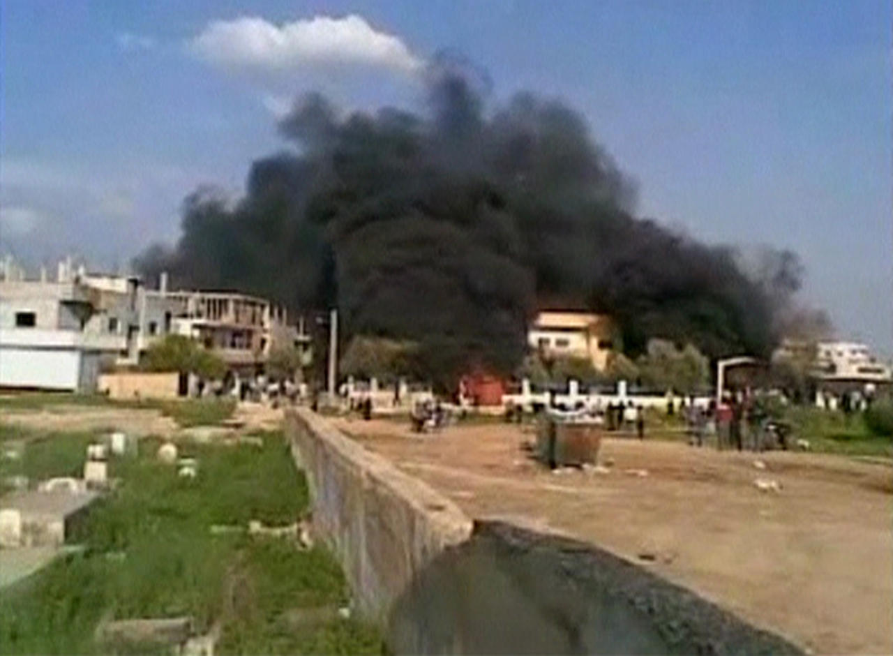 Syrian forces shell Deraa, storm mosque - ABC News