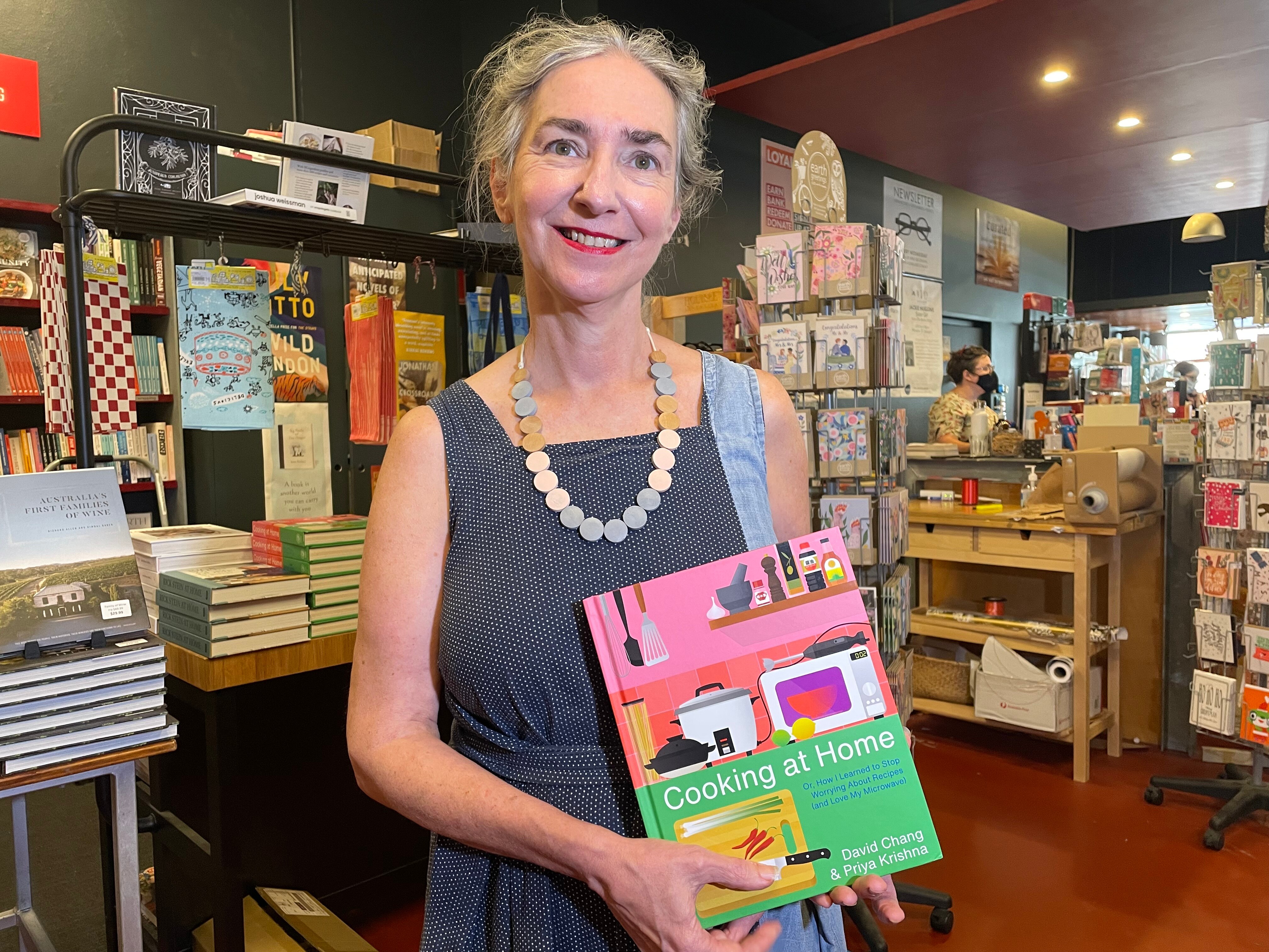 Online Christmas shopping soars as Australia Post scrambles to deliver ...