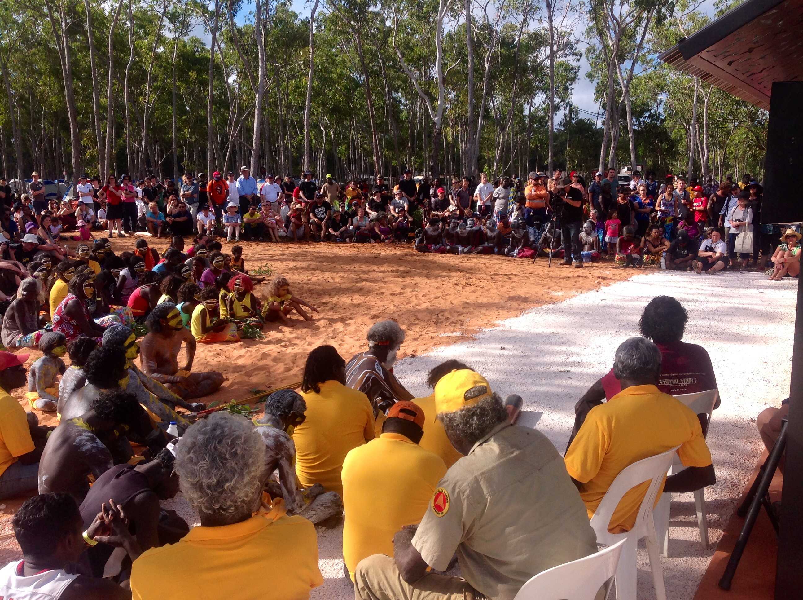 Garma Festival 2014: Yirrkala school dancers perform Yolngu songs in ...