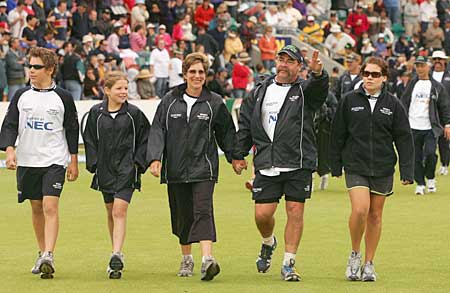Boonie honoured for Tas cricket work - ABC News