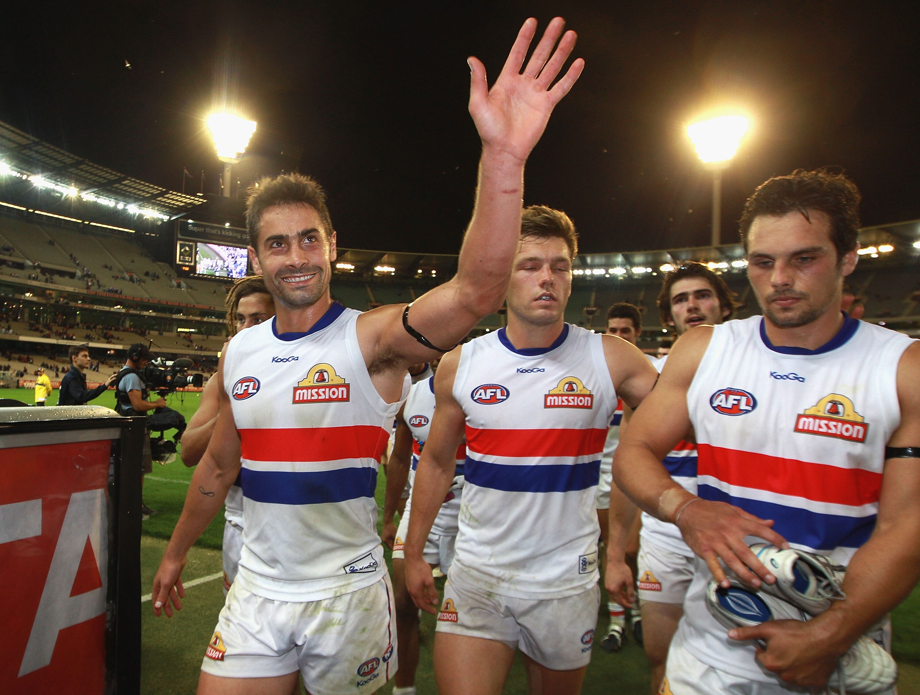 Bulldogs boost from Demons win - ABC News