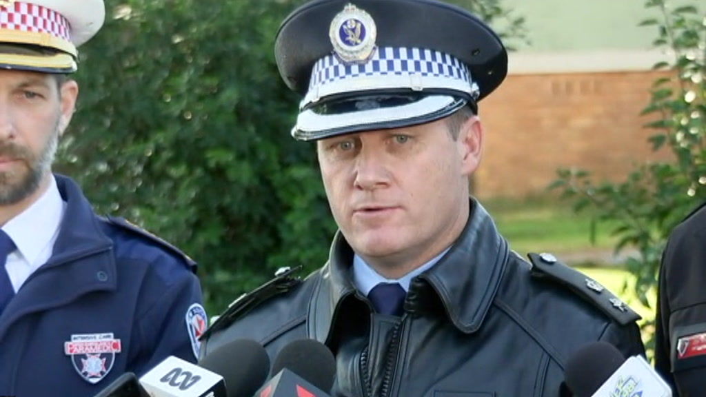 Police say neighbours helped rescue mother from fatal Singleton fire ...