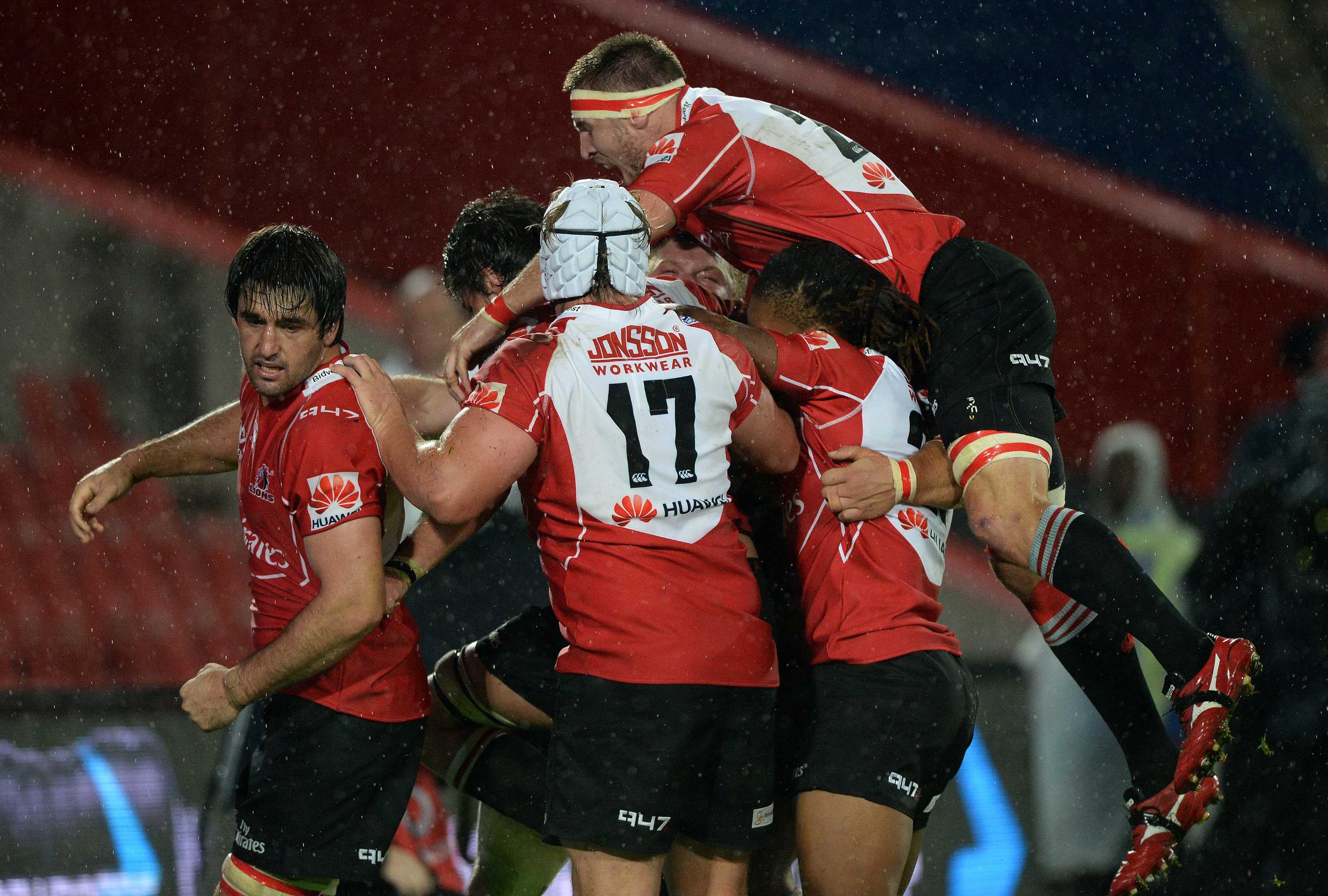Super Rugby: Lions leave it late, scoring try with final play to beat ...