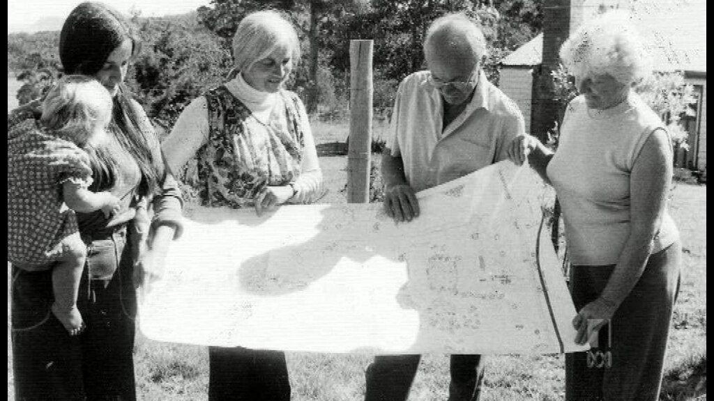 A filmmaker documents her town's hippie past - ABC News
