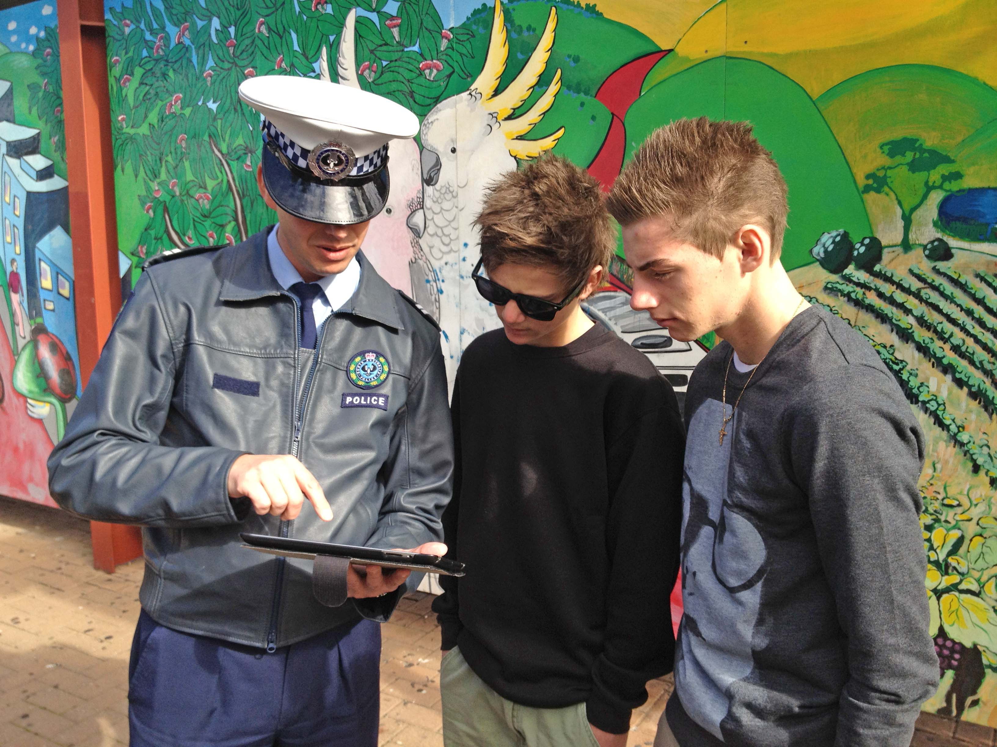 SA policing making Facebook connection - ABC News