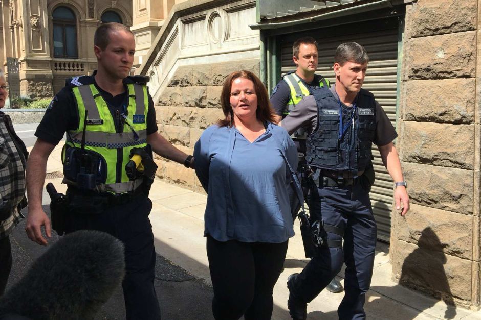 Woman gets 34 years in jail for setting partner on fire - ABC News