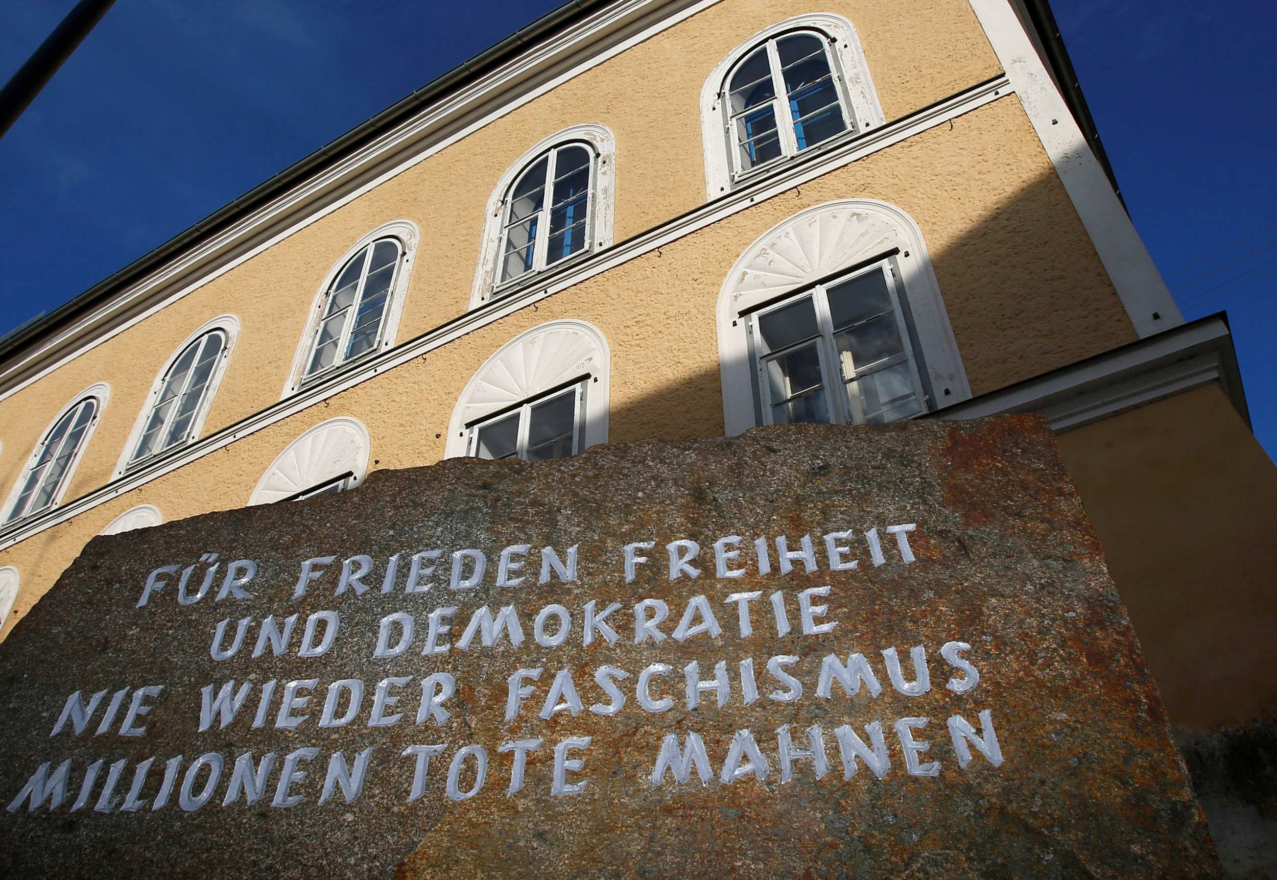Home of Nazi dictator Adolf Hitler set to be demolished - ABC Radio
