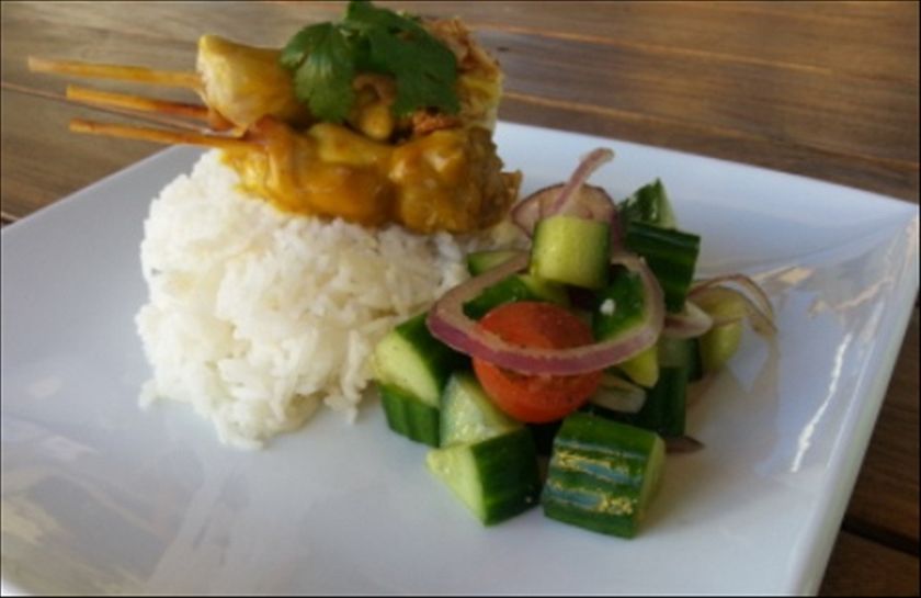 Satay chicken skewers - ABC News