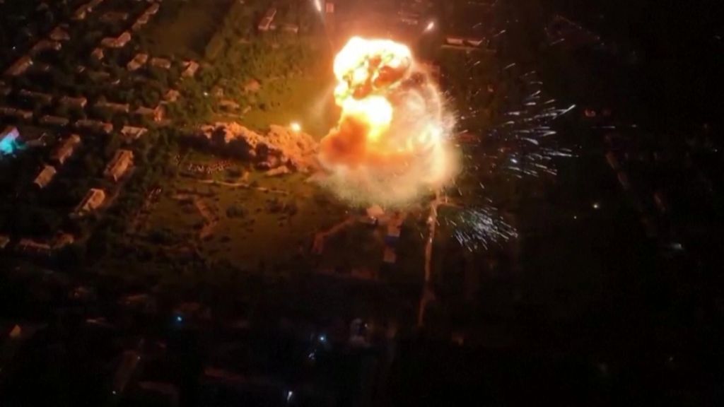 Huge explosion after Makiivka attack in Ukraine's Donetsk region - ABC News