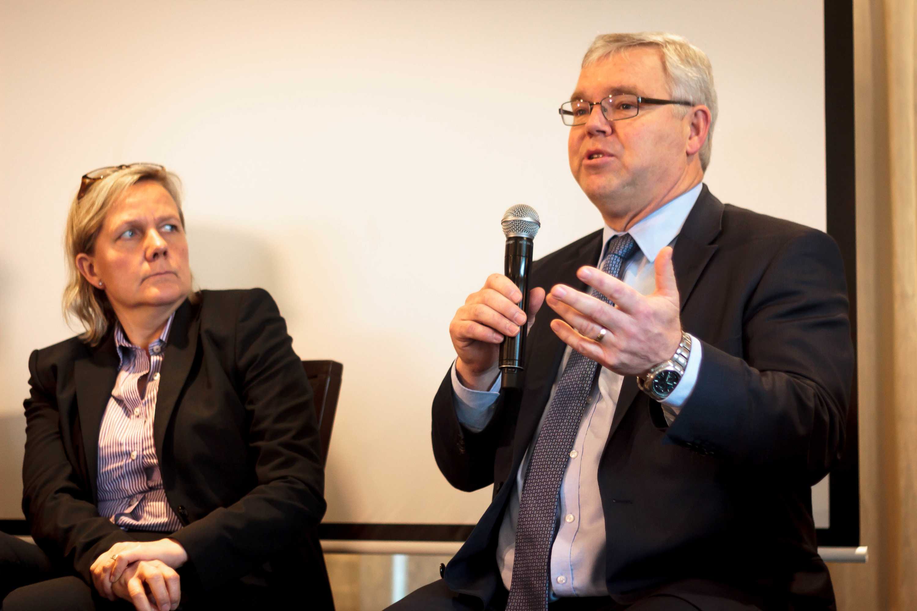 Dairy farmers struggling after Murray Goulburn's China dream turns sour ...