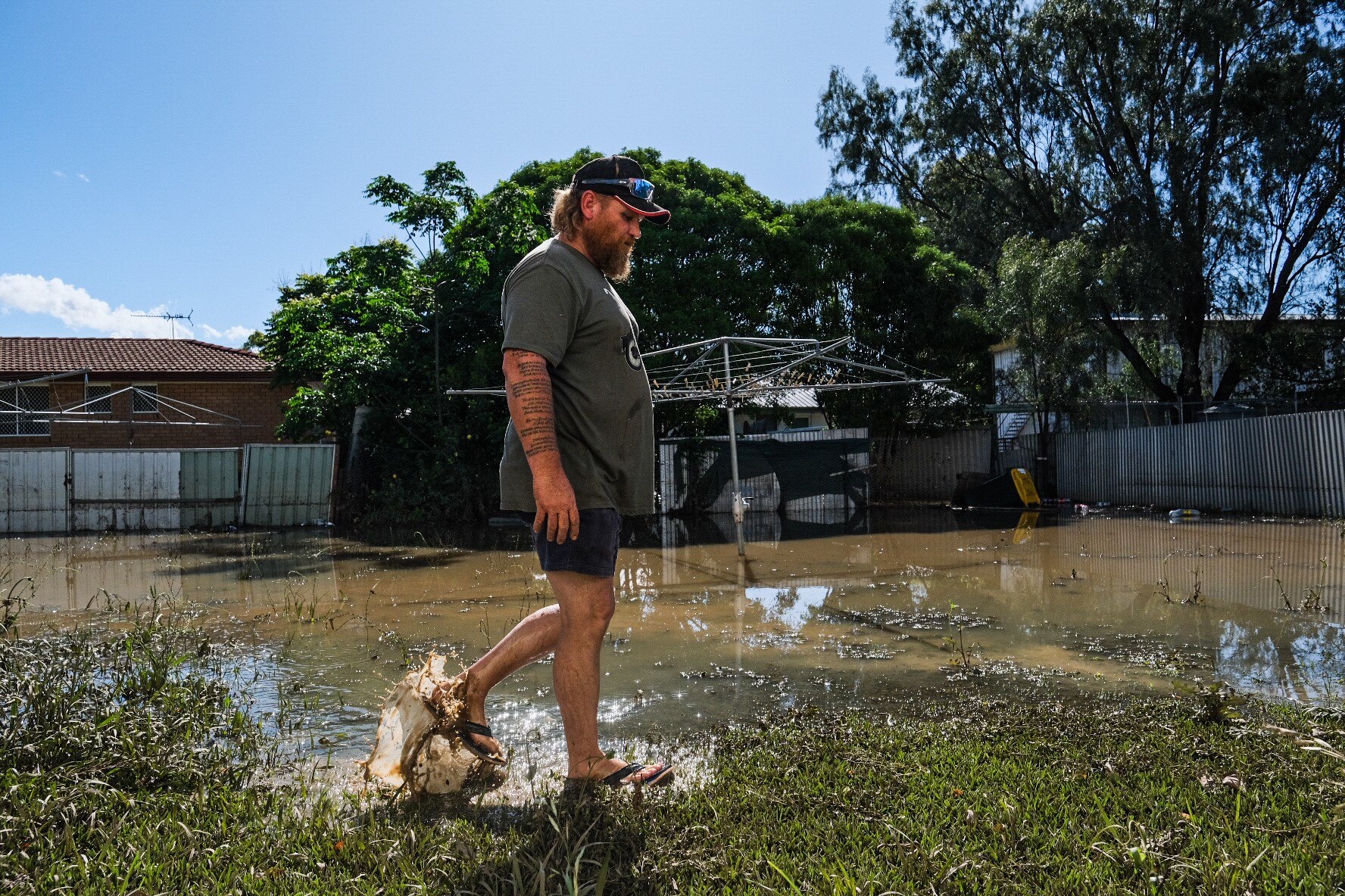 Residents in NSW town of Moree still 'marooned' and waiting to start ...