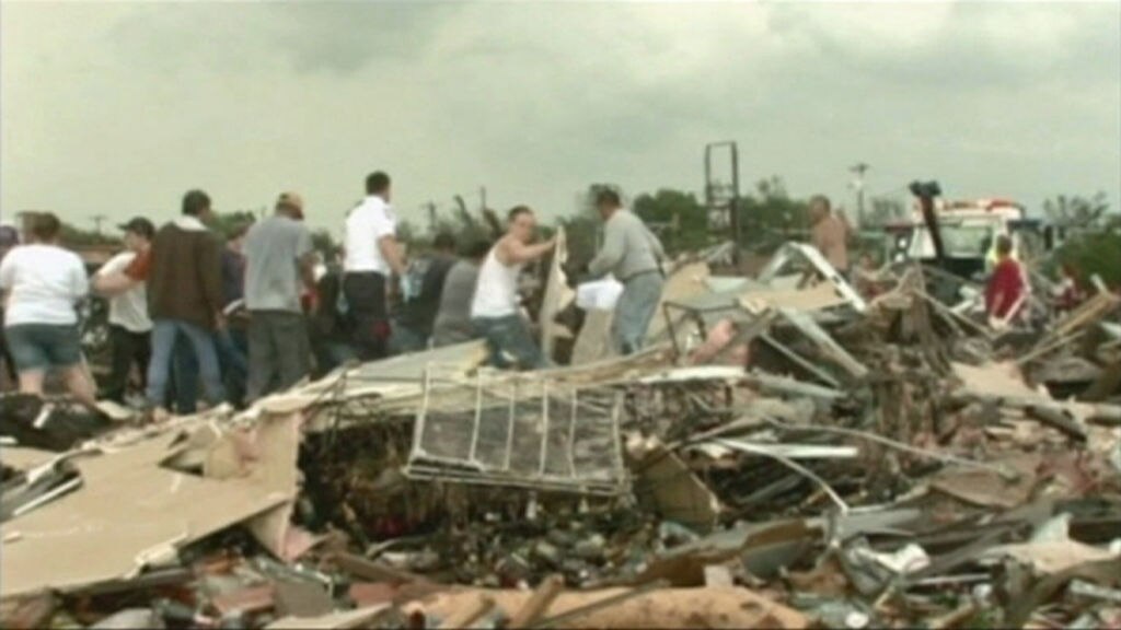 Sgt Jennifer Wardlow updates the Oklahoma tornado search and rescue ...