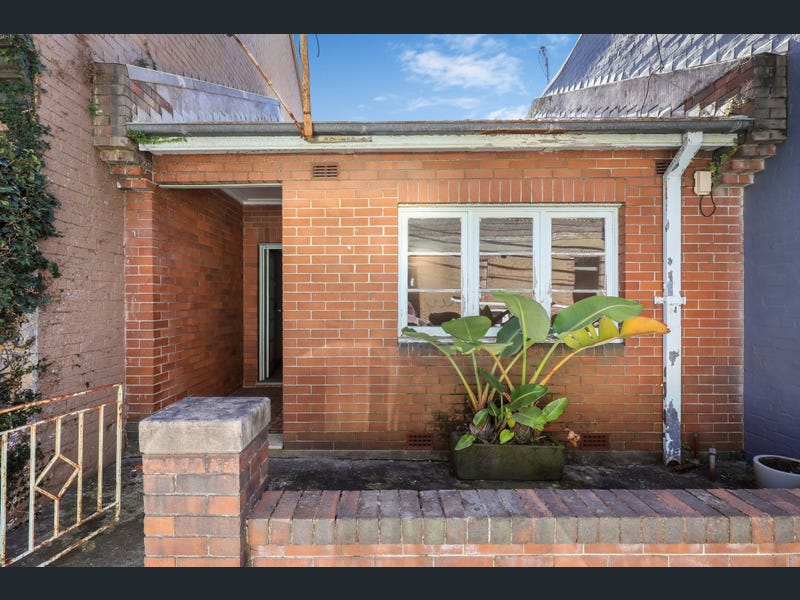 Neglected Camperdown house sells for $1.62 million at…