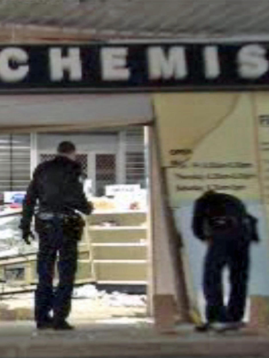 Ute's roo bar used in ram raids on pharmacies - ABC News