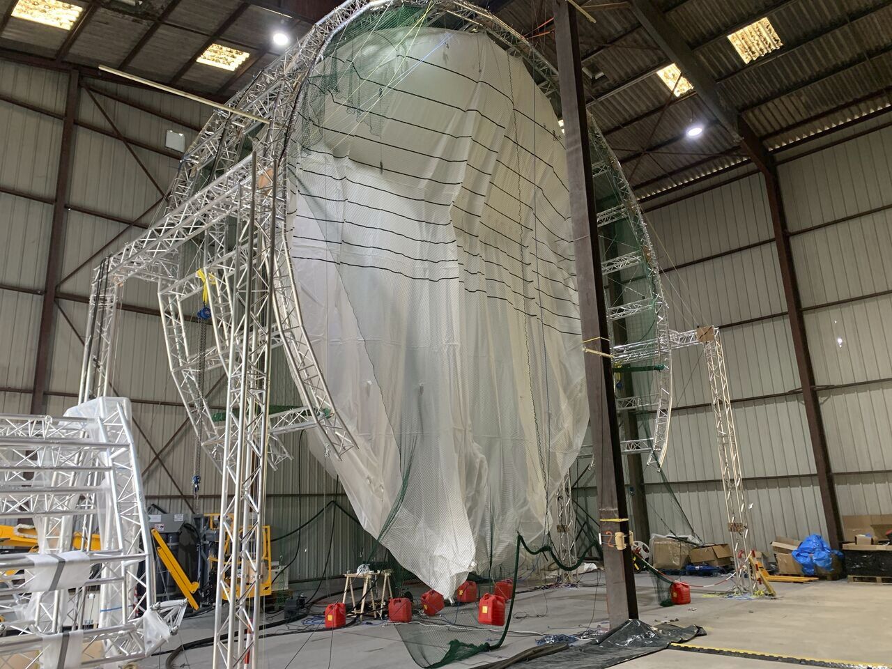 What are cargo airships and how would they move freight in the outback ...