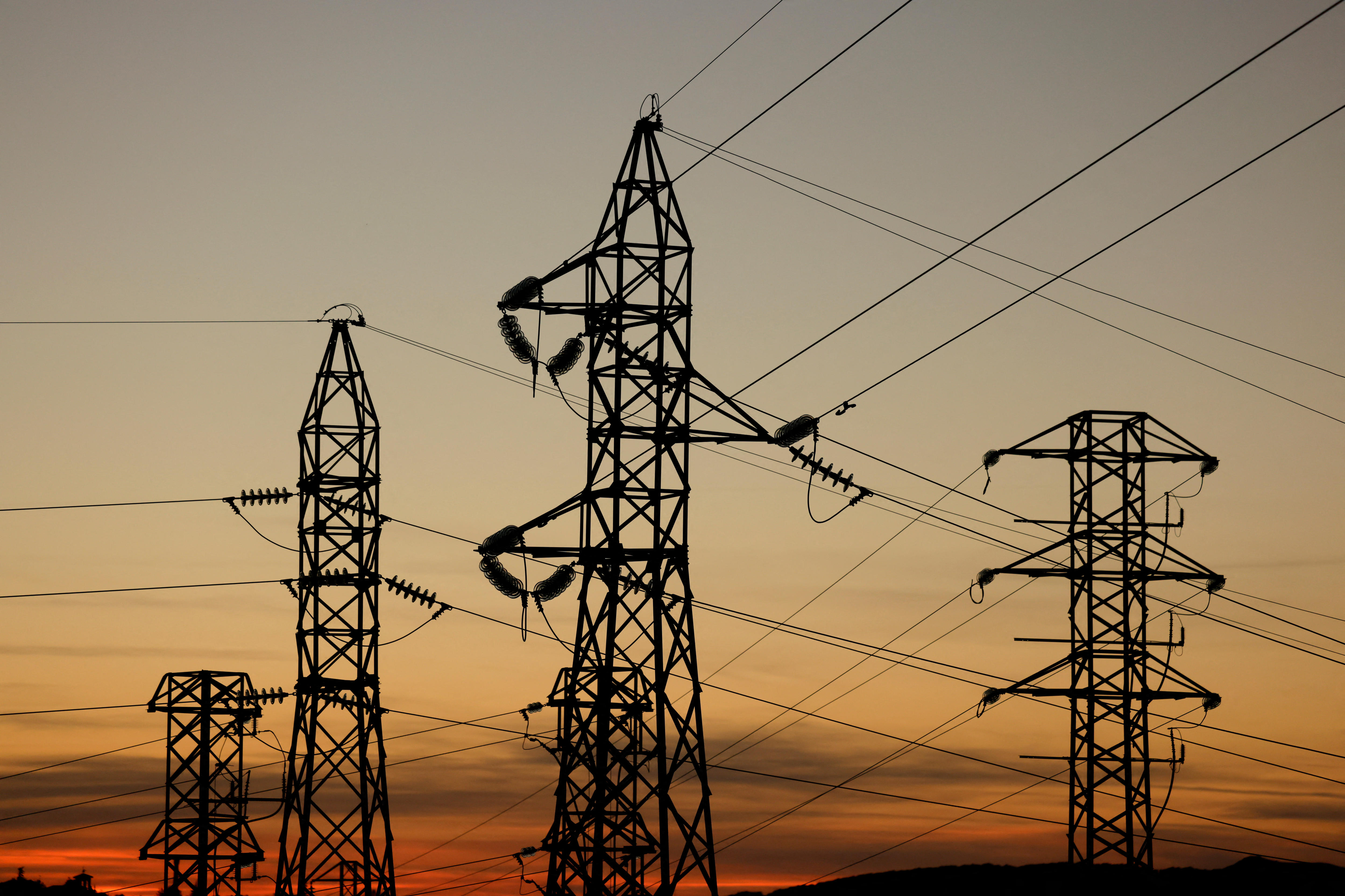 Spain reveals complex causes of disastrous blackout, with tough lessons ...