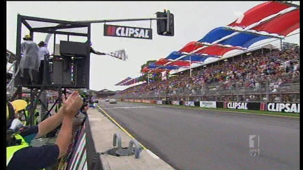 Push for V8s to race at night - ABC News