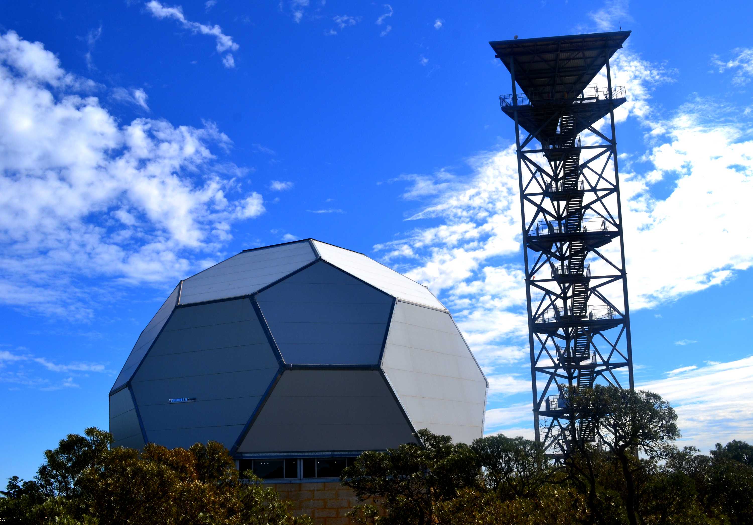 Sun and moon 'face-off' for Western Australian star-gazer eyes only ...