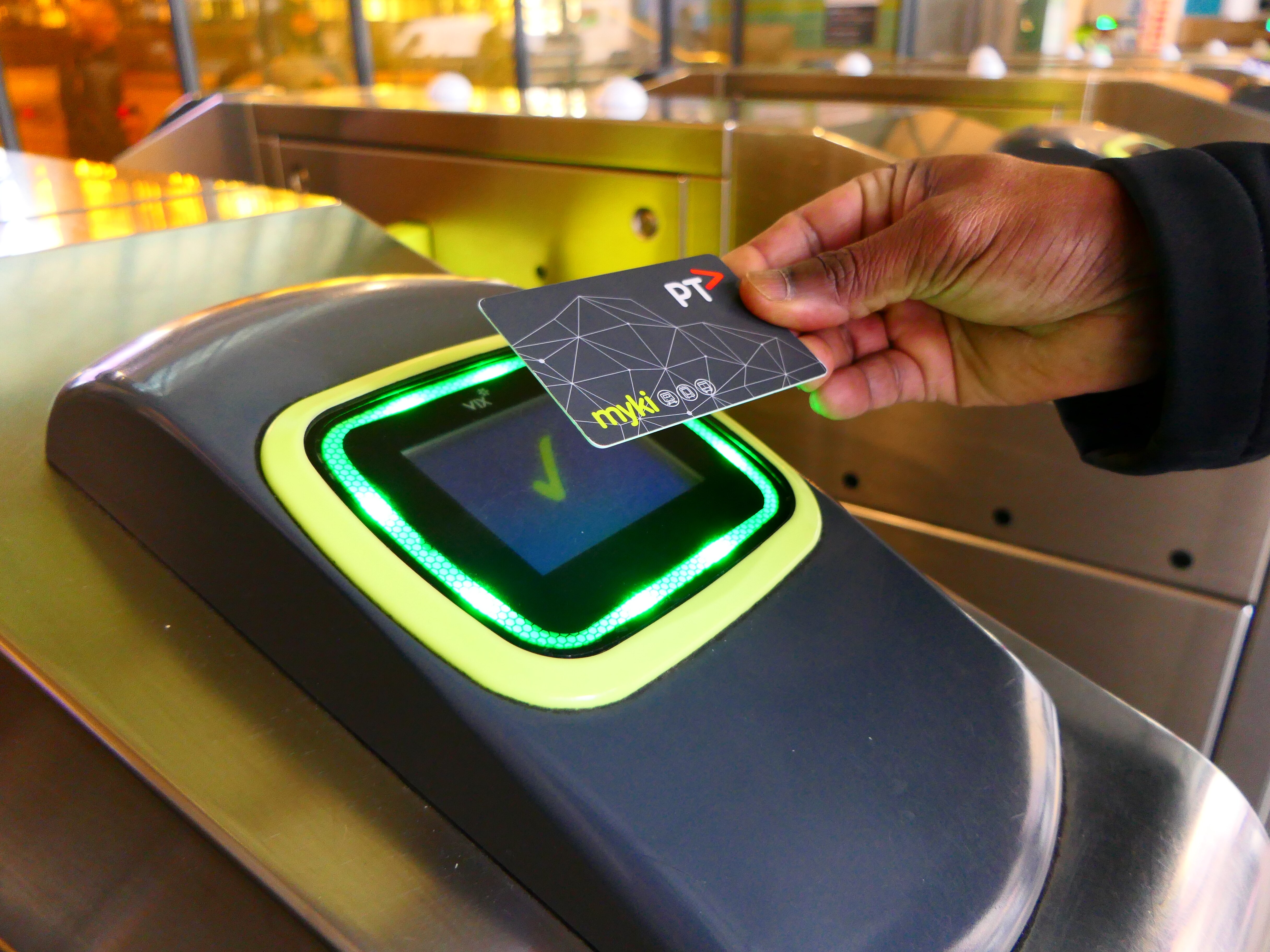 First tap-and-go public transport trials in Victoria labelled 'gimmick ...